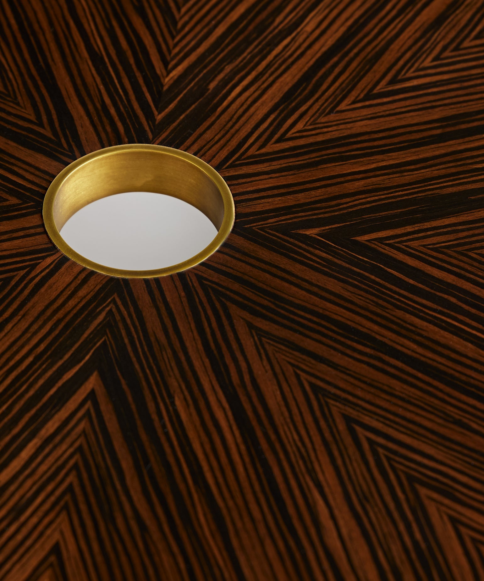 RADIAL End Table – MOUS